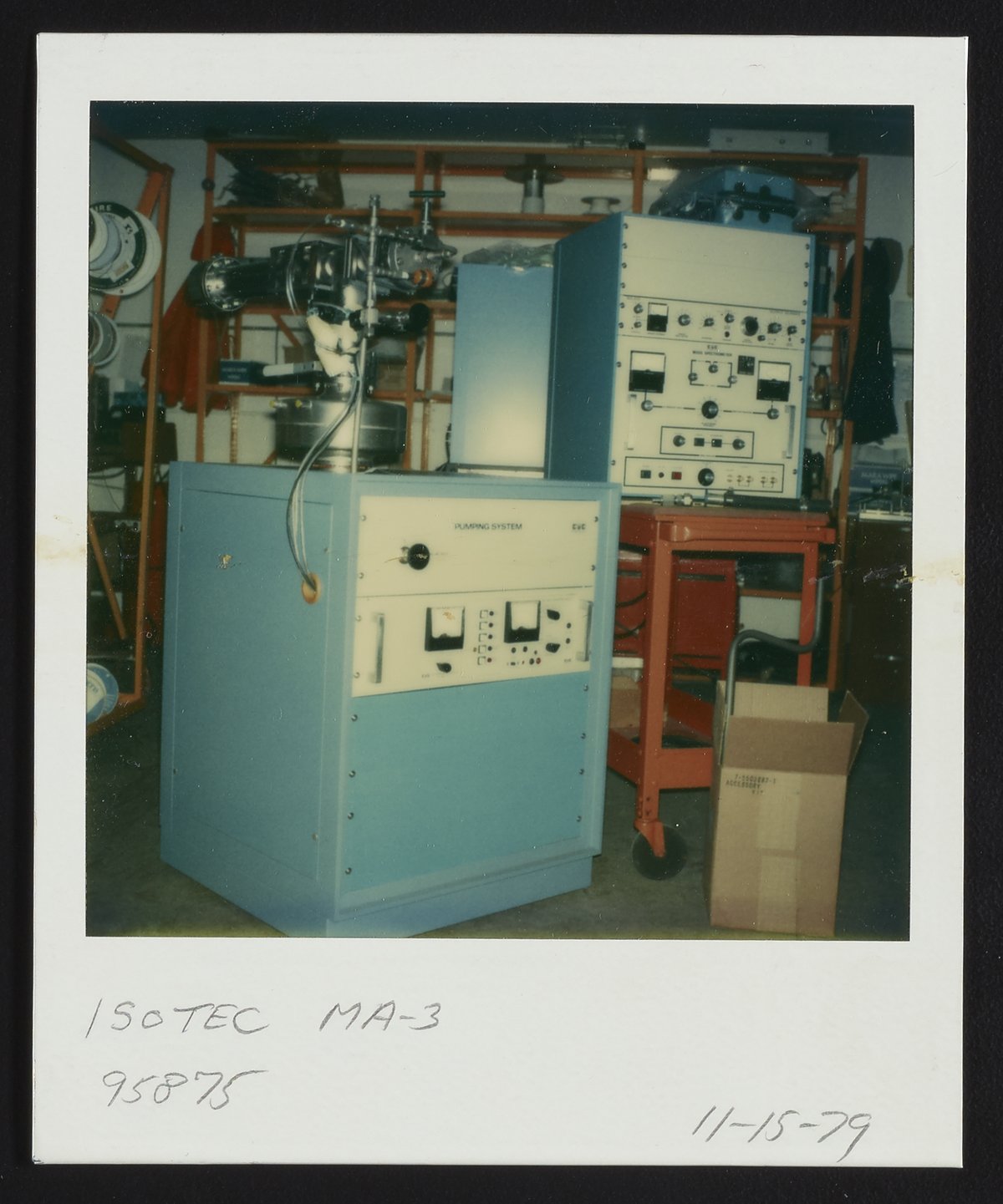 Bendix MA-3 Mass Spectrometer and pumping system - Science History ...