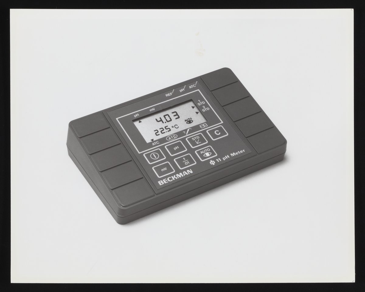 Beckman Model Φ11 pH Meter - Science History Institute Digital Collections