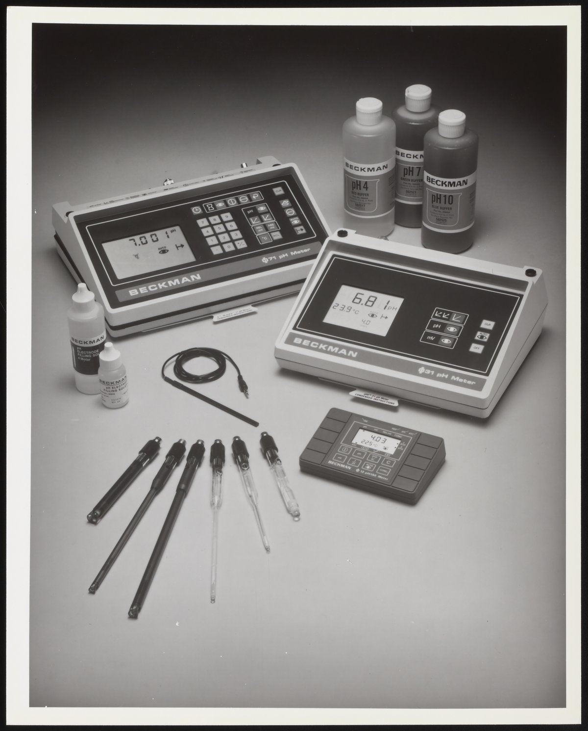 Beckman φ71 and φ31 pH Meters and φ12 pH/ISE meter - Science History ...