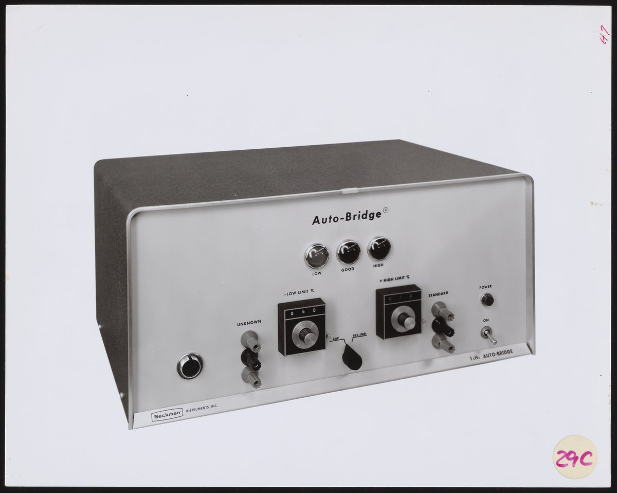 Beckman 1kHz Auto-Bridge - Science History Institute Digital Collections