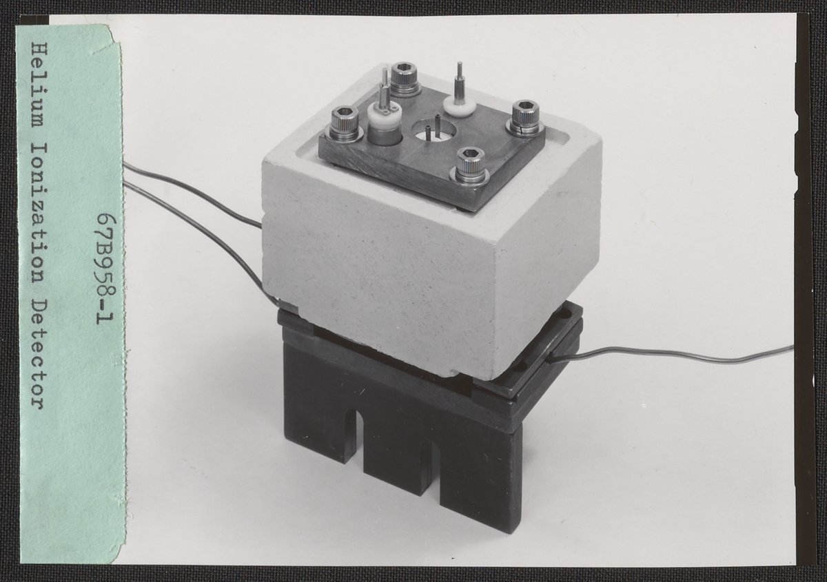 Helium Ionization Detector - Science History Institute Digital Collections