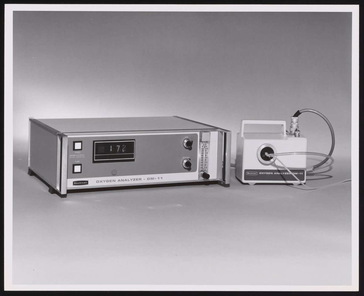 Beckman LB-2 Medical Gas Analyzer and OM-11 Oxygen Analyzer - Science ...