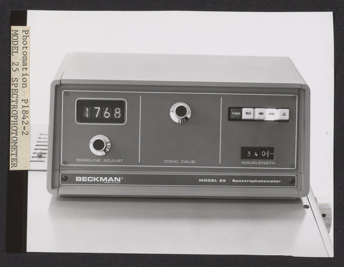 Beckman Model 25 Spectrophotometer - Science History Institute Digital ...
