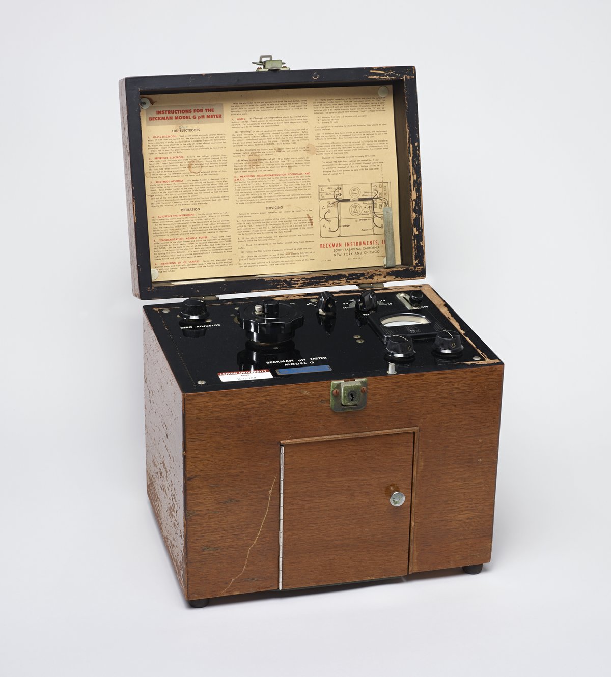 Beckman Model G Glass Electrode pH Meter - Science History Institute ...