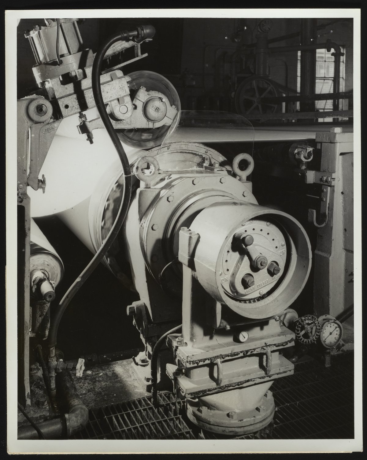 Fourdrinier machine in use at Hercules Hopewell plant - Science History ...