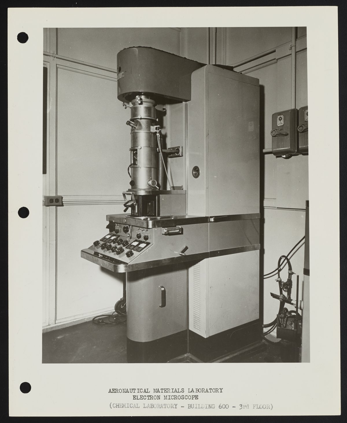 RCA Model EMU electron microscope in the Aeronautical Materials ...