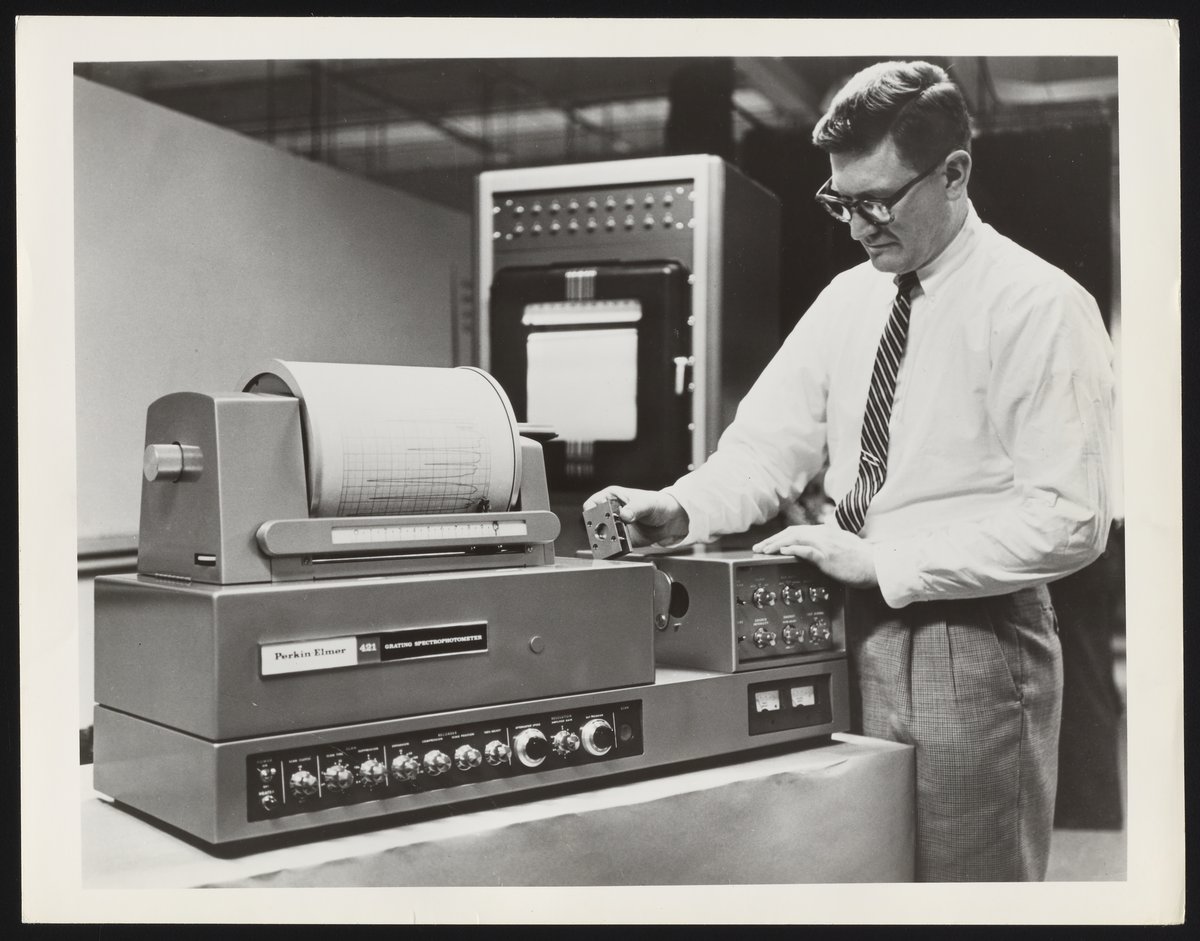 Perkin-Elmer Model 421 Grating Spectrophotometer - Science History ...