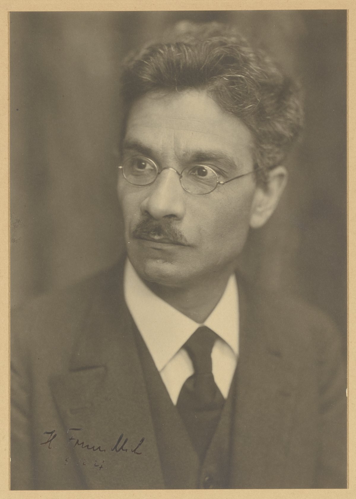 Portrait of Herbert Freundlich (1880-1941) - Science History Institute ...