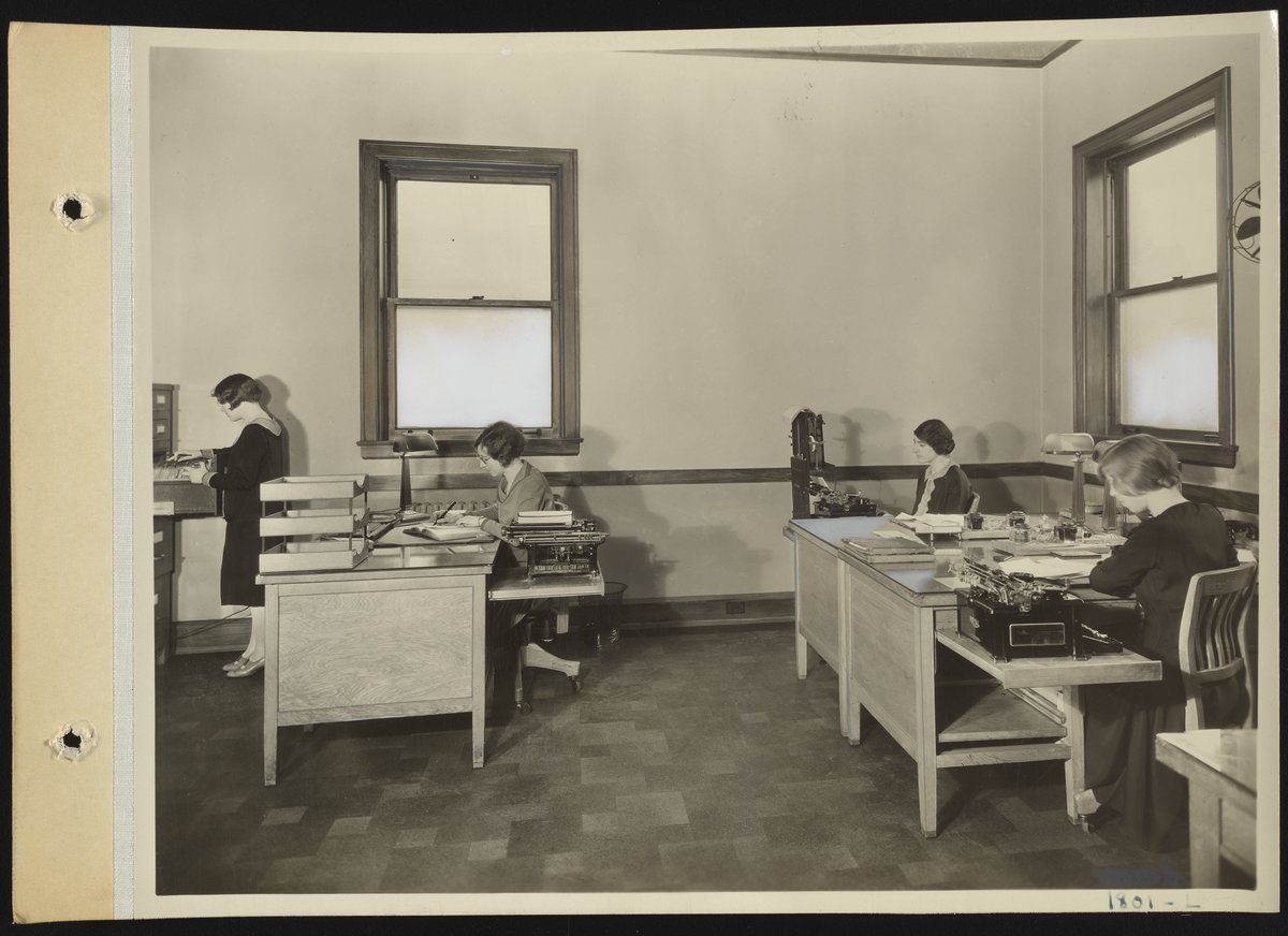 Stenographic office at Dearborn Chemical Company - Science History ...