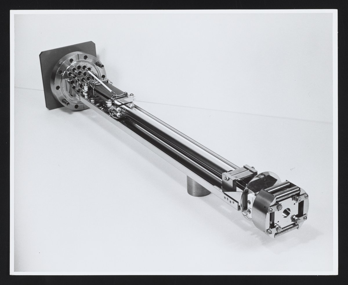 Residual gas analyzer for Bendix Mass Spectrometer - Science History ...