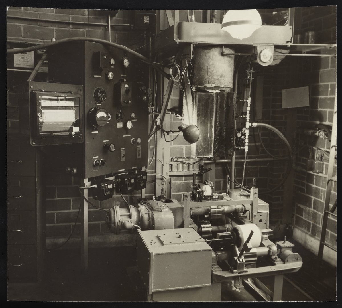 Third continuous spinning machine with side-flow chimney and ...