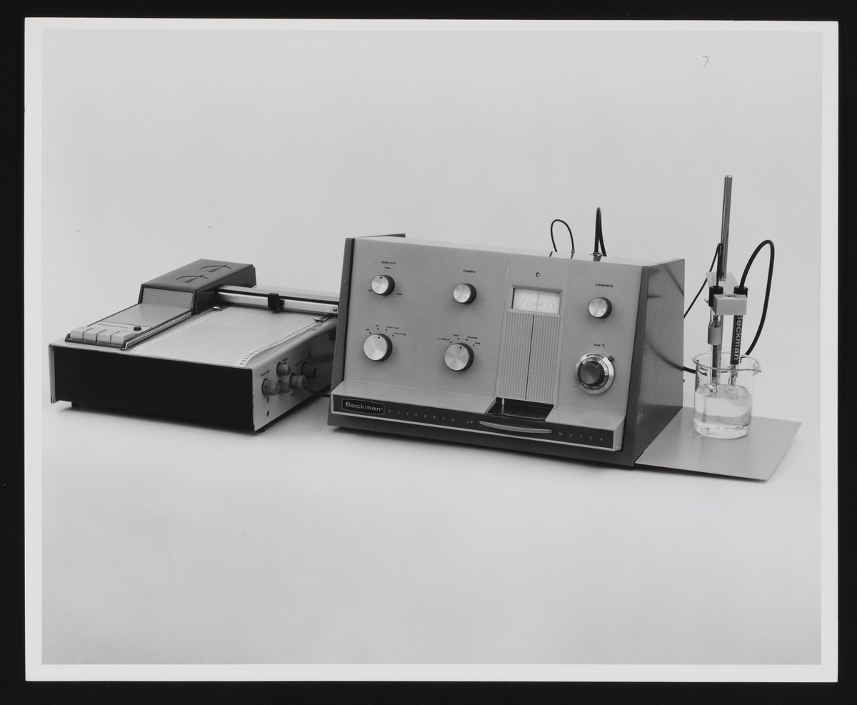 Beckman Research pH Meter - Science History Institute Digital Collections