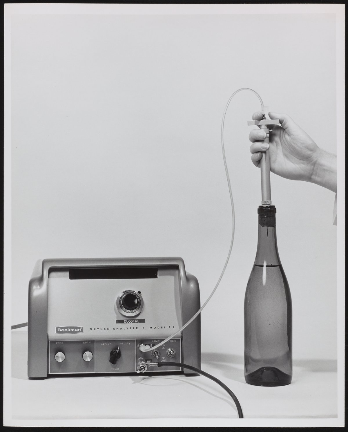 Beckman Model E2 Oxygen Analyzer with bottle - Science History ...