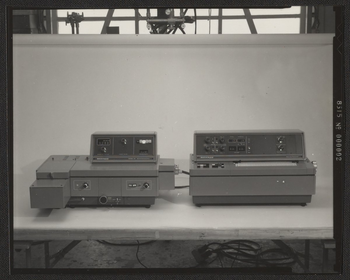 Beckman Model 25 Spectrophotometer and Recorder - Science History ...