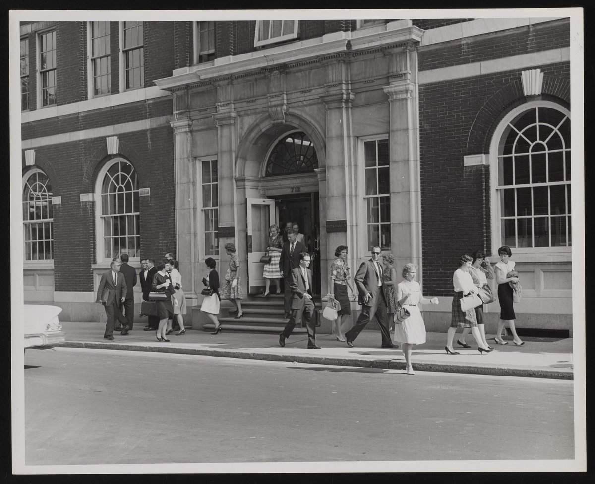 Employees exiting Rohm and Haas home office building - Science History ...