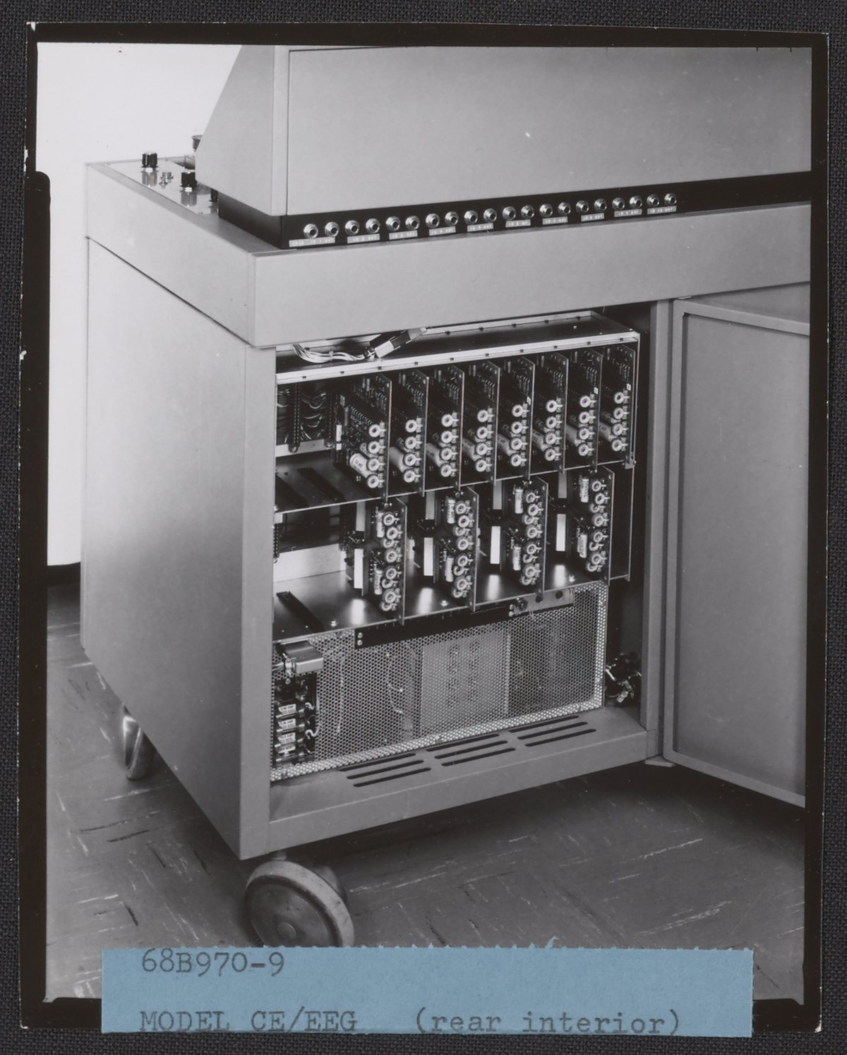 Beckman Type CE Electroencephalograph, rear interior view - Science ...
