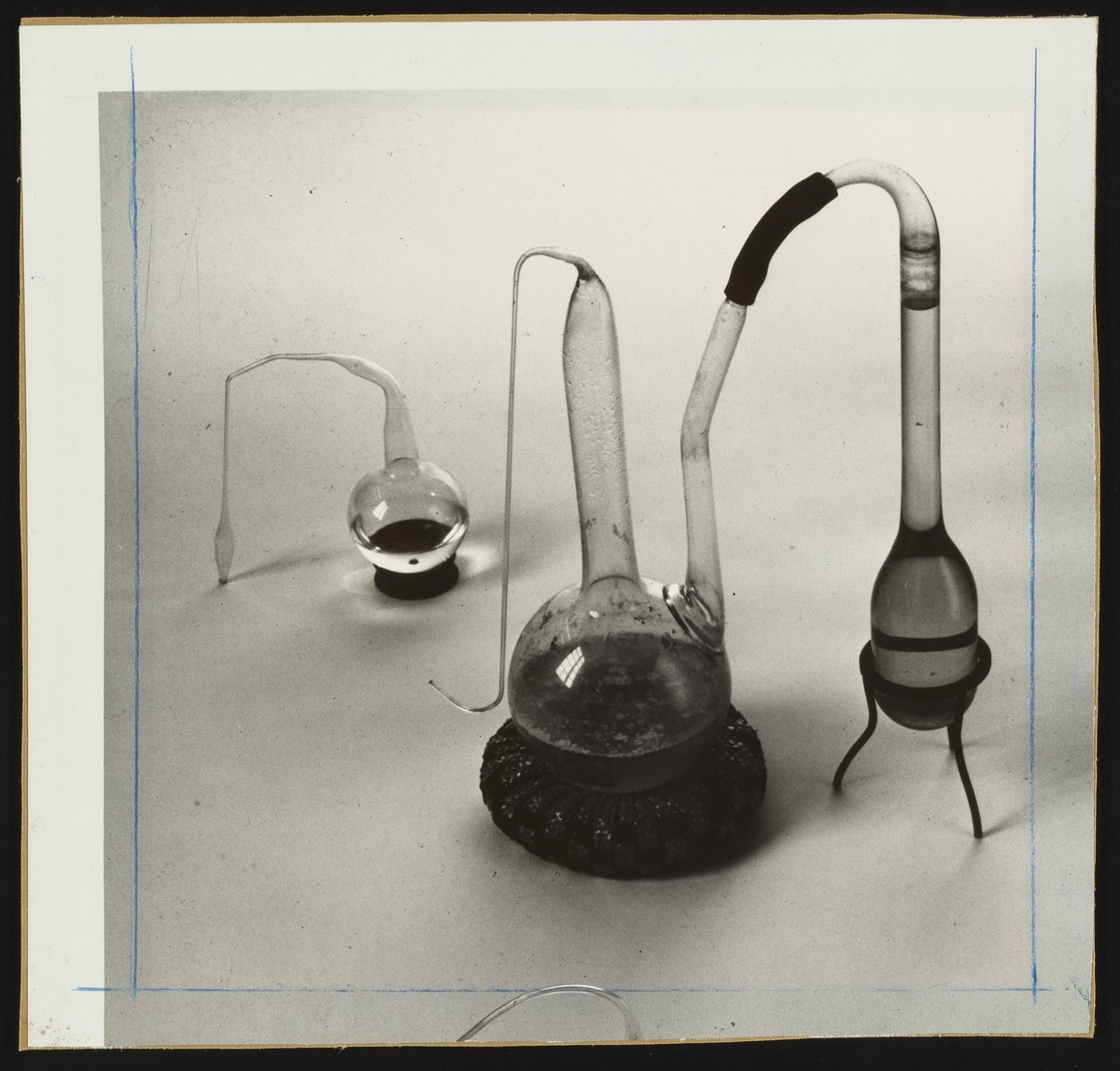Double flask for demonstrating anaerobic fermentation - Science History ...