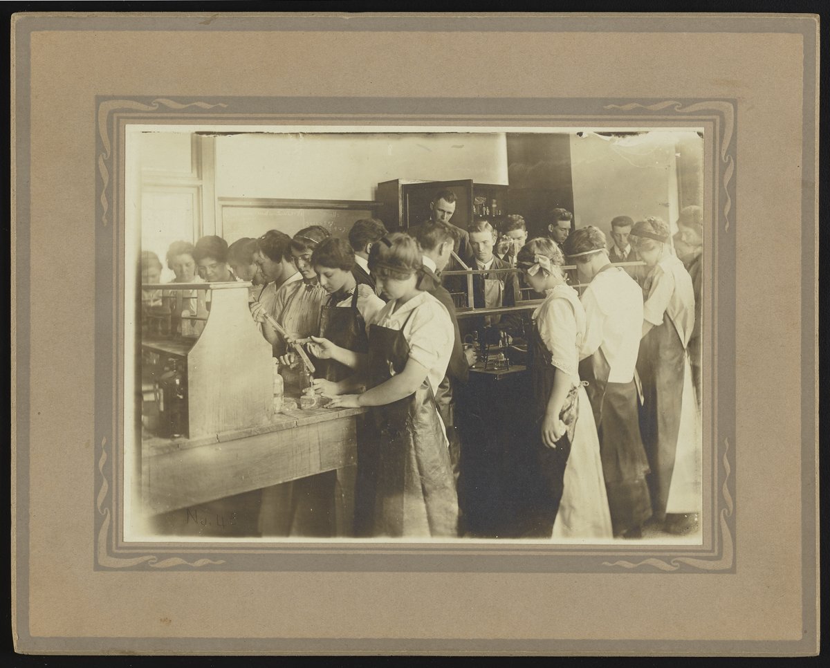 Chemistry students in laboratory, circa 1910 - Science History ...